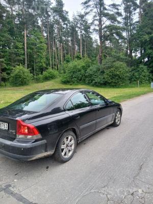 Volvo S60 2002 Rīga, ar dzinēja tilpumu 2.40 L un nobraukumu 400 tūkst. km par 1200 €, foto 5 vietnē AUTOMOTO.COM.LV