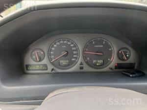 Volvo S60 2002 Rīga, ar dzinēja tilpumu 2.40 L un nobraukumu 400 tūkst. km par 1200 €, foto 6 vietnē AUTOMOTO.COM.LV