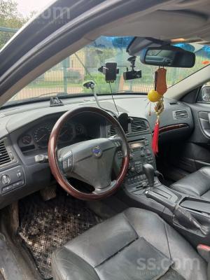 Volvo S60 2002 Rīga, ar dzinēja tilpumu 2.40 L un nobraukumu 400 tūkst. km par 1200 €, foto 9 vietnē AUTOMOTO.COM.LV