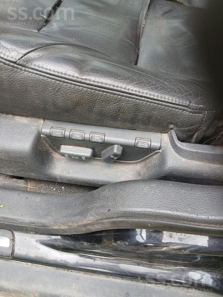 Volvo S60 2002 Rīga, ar dzinēja tilpumu 2.40 L un nobraukumu 400 tūkst. km par 1200 €, foto 12 vietnē AUTOMOTO.COM.LV