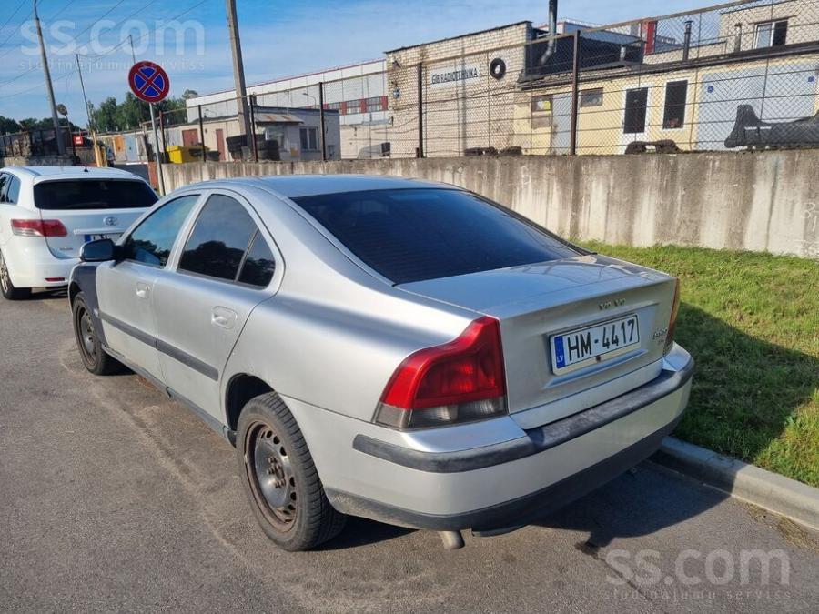 Volvo S60 2002 Rīga, ar dzinēja tilpumu 2.40 L un nobraukumu 314 tūkst. km par 1100 €, foto 1 vietnē AUTOMOTO.COM.LV