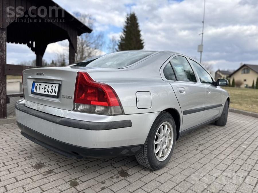 Volvo S60 2002 Ogre, ar dzinēja tilpumu 2.40 L un nobraukumu 410 tūkst. km par 1500 €, foto 5 vietnē AUTOMOTO.COM.LV