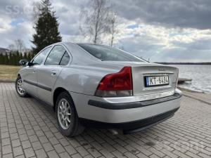 Volvo S60 2002 Ogre, ar dzinēja tilpumu 2.40 L un nobraukumu 410 tūkst. km par 1500 €, foto 6 vietnē AUTOMOTO.COM.LV