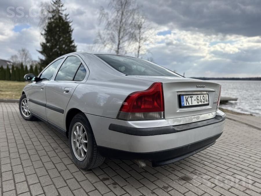 Volvo S60 2002 Ogre, ar dzinēja tilpumu 2.40 L un nobraukumu 410 tūkst. km par 1500 €, foto 6 vietnē AUTOMOTO.COM.LV