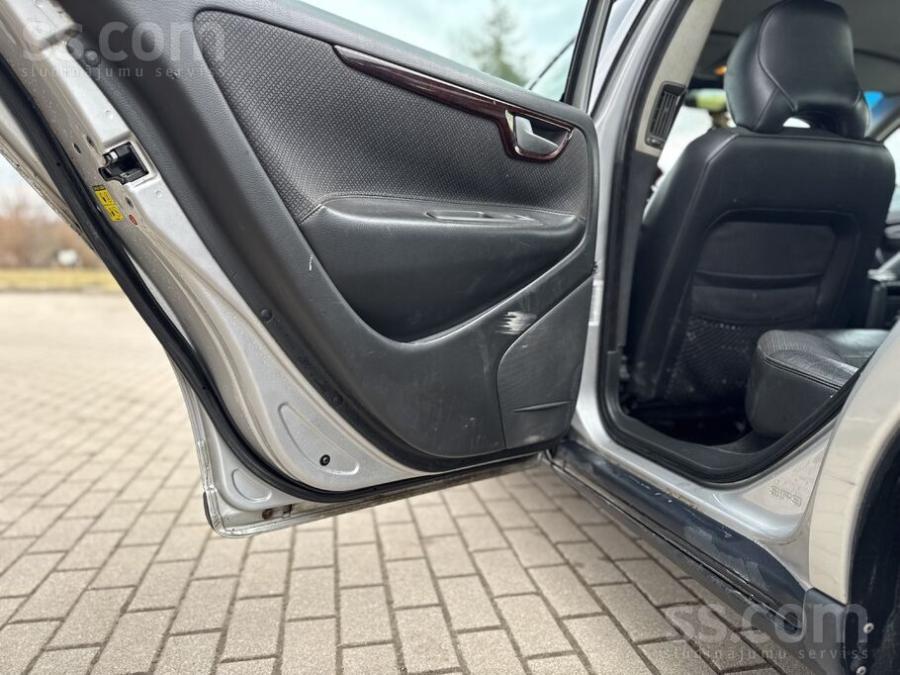 Volvo S60 2002 Ogre, ar dzinēja tilpumu 2.40 L un nobraukumu 410 tūkst. km par 1500 €, foto 8 vietnē AUTOMOTO.COM.LV