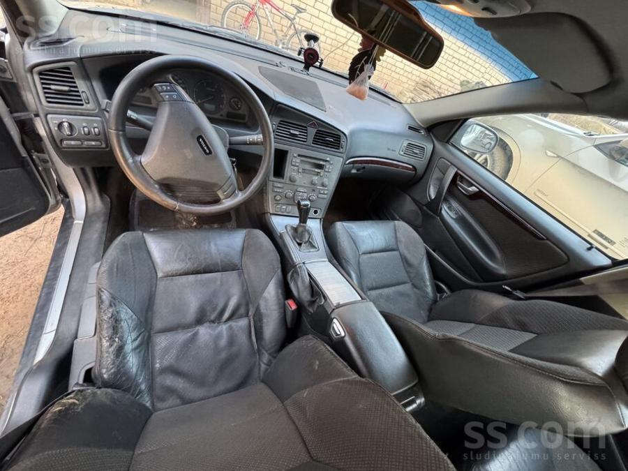 Volvo S60 2002 Ogre, ar dzinēja tilpumu 2.40 L un nobraukumu 410 tūkst. km par 1500 €, foto 11 vietnē AUTOMOTO.COM.LV