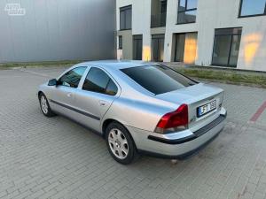 Volvo S60 2002 Viļņa, ar dzinēja tilpumu 2.40 L un nobraukumu 400 tūkst. km par 1400 €, foto 3 vietnē AUTOMOTO.COM.LV