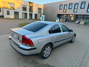 Volvo S60 2002 Viļņa, ar dzinēja tilpumu 2.40 L un nobraukumu 400 tūkst. km par 1400 €, foto 5 vietnē AUTOMOTO.COM.LV
