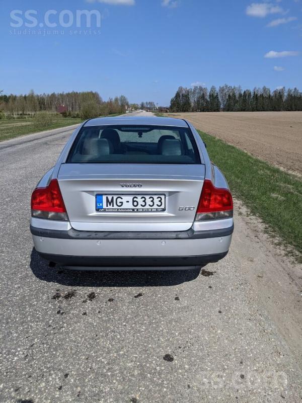 Volvo S60 2002 Rīga, ar dzinēja tilpumu 2.40 L un nobraukumu 252 tūkst. km par 3000 €, foto 6 vietnē AUTOMOTO.COM.LV