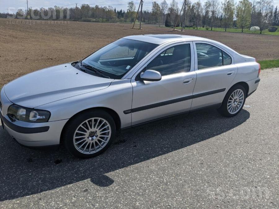Volvo S60 2002 Rīga, ar dzinēja tilpumu 2.40 L un nobraukumu 252 tūkst. km par 3000 €, foto 5 vietnē AUTOMOTO.COM.LV