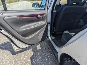Volvo S60 2002 Rīga, ar dzinēja tilpumu 2.40 L un nobraukumu 252 tūkst. km par 3000 €, foto 6 vietnē AUTOMOTO.COM.LV