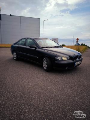 Volvo S60 2002 in Vilnius, with an engine capacity of 2.40 L and mileage of 374 thousand km for 500 €, photo 4 on AUTOMOTO.COM.LV