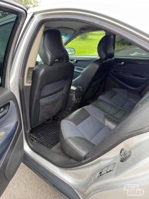 Volvo S60 2002 in Vilnius, with an engine capacity of 2.40 L and mileage of 400 thousand km for 750 €, photo 10 on AUTOMOTO.COM.LV
