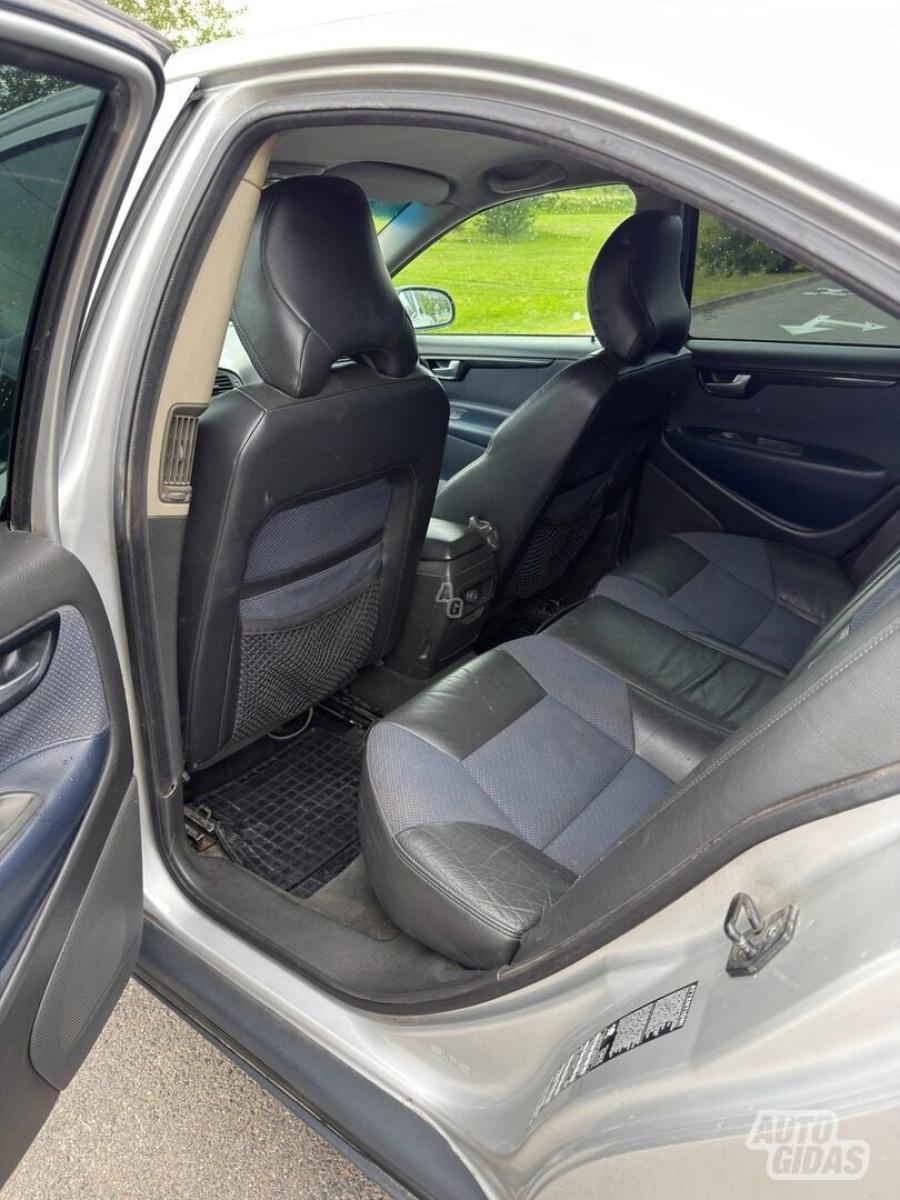 Volvo S60 2002 in Vilnius, with an engine capacity of 2.40 L and mileage of 400 thousand km for 750 €, photo 10 on AUTOMOTO.COM.LV