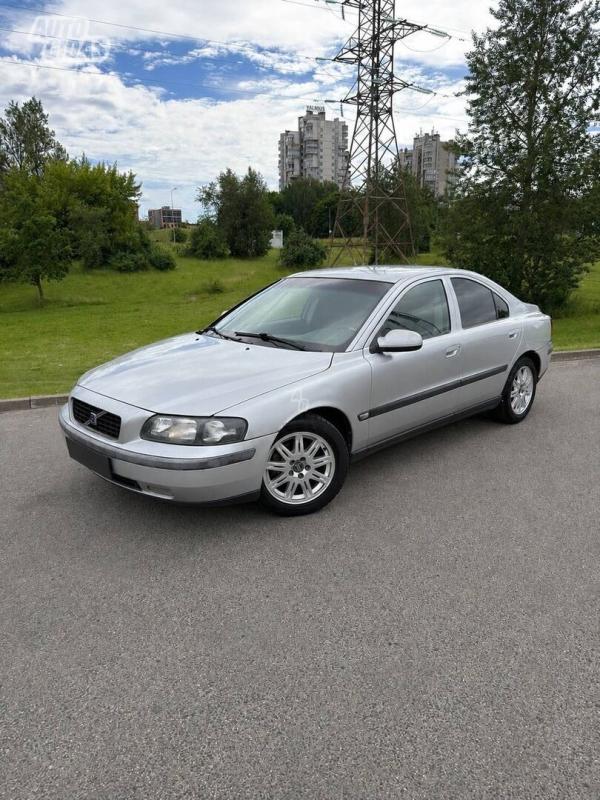 Volvo S60 2002 Viļņa, ar dzinēja tilpumu 2.40 L un nobraukumu 400 tūkst. km par 750 €, foto 1 vietnē AUTOMOTO.COM.LV