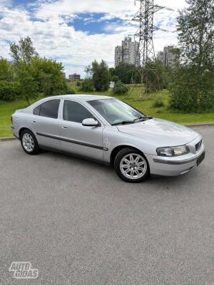 Volvo S60 2002 Viļņa, ar dzinēja tilpumu 2.40 L un nobraukumu 400 tūkst. km par 750 €, foto 4 vietnē AUTOMOTO.COM.LV