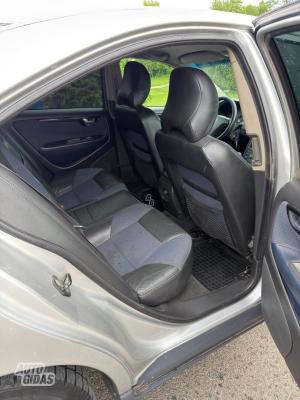 Volvo S60 2002 Viļņa, ar dzinēja tilpumu 2.40 L un nobraukumu 400 tūkst. km par 750 €, foto 9 vietnē AUTOMOTO.COM.LV