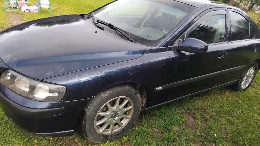 Volvo S60 2002 in Ukmerge, with an engine capacity of 2.40 L and mileage of 463 thousand km for 1000 €, photo 1 on AUTOMOTO.COM.LV