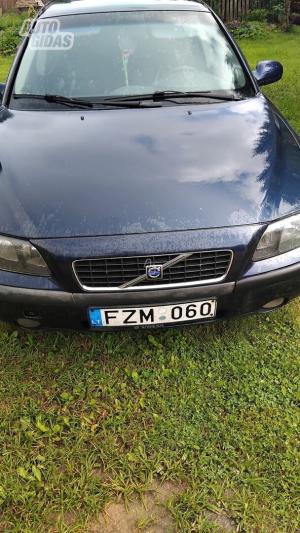 Volvo S60 2002 in Ukmerge, with an engine capacity of 2.40 L and mileage of 463 thousand km for 1000 €, photo 3 on AUTOMOTO.COM.LV