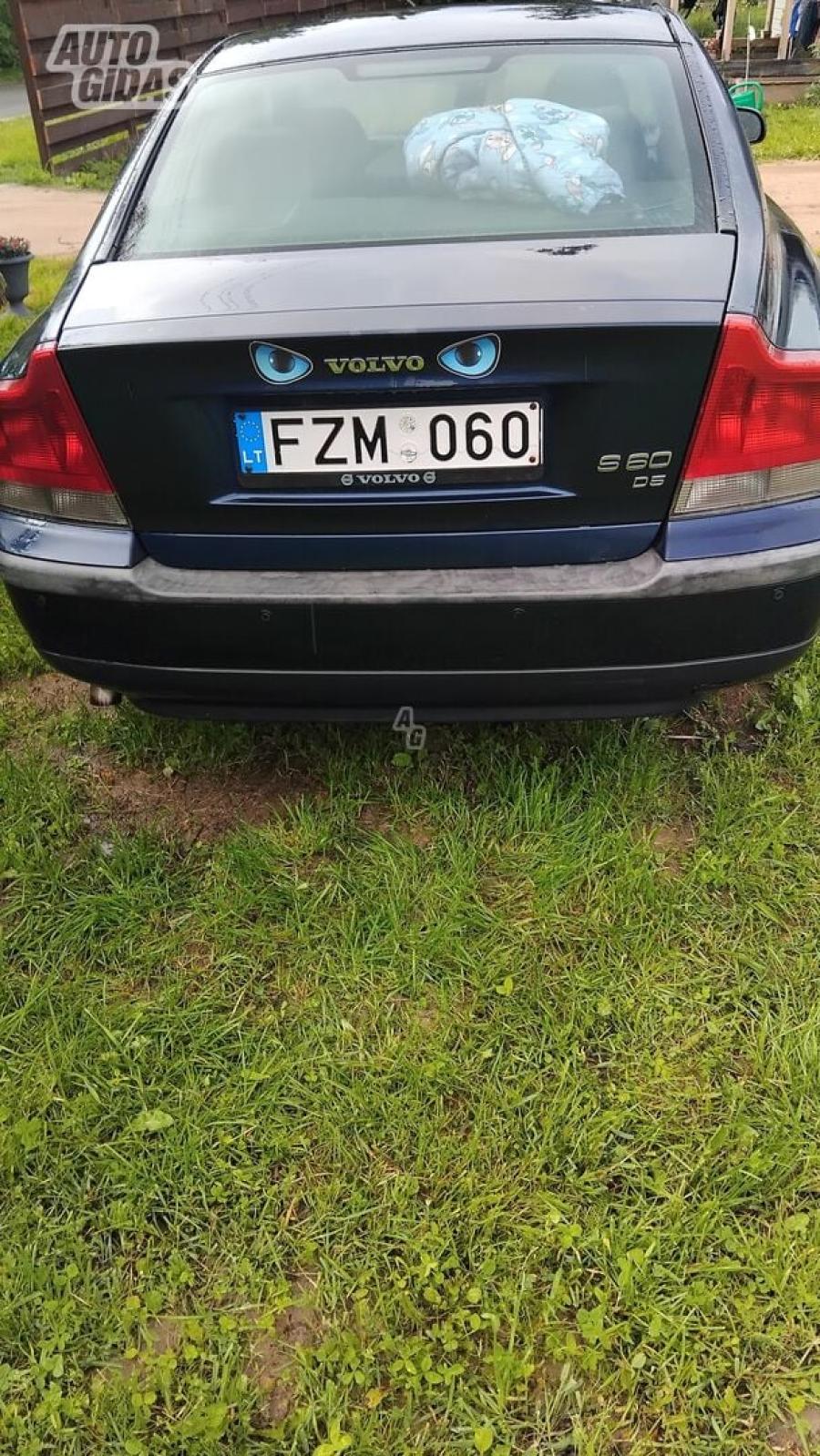 Volvo S60 2002 in Ukmerge, with an engine capacity of 2.40 L and mileage of 463 thousand km for 1000 €, photo 5 on AUTOMOTO.COM.LV