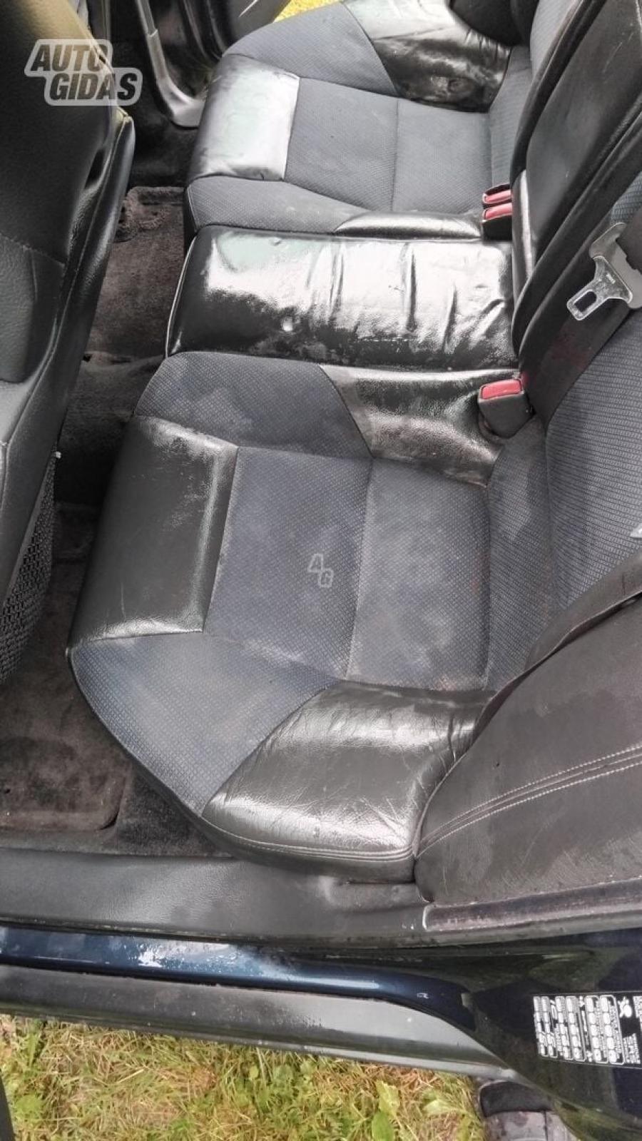 Volvo S60 2002 in Ukmerge, with an engine capacity of 2.40 L and mileage of 463 thousand km for 1000 €, photo 8 on AUTOMOTO.COM.LV