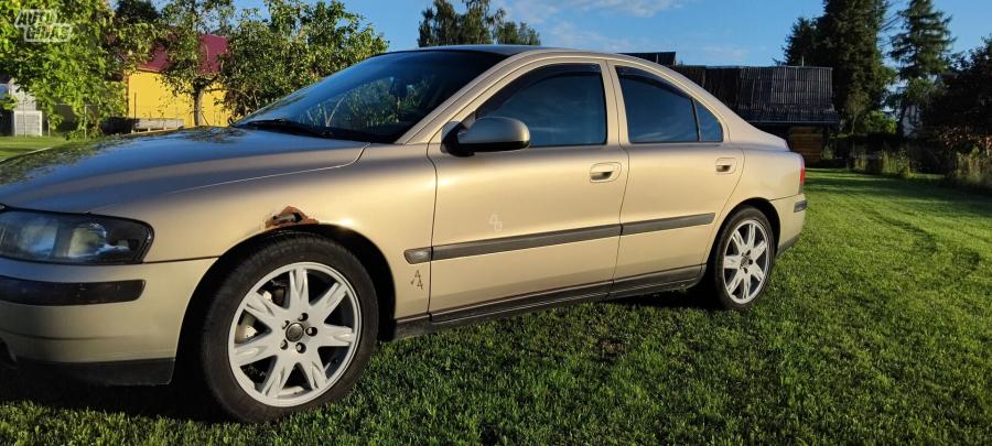 Volvo S60 2002 in Elektrenai, with an engine capacity of 2.40 L and mileage of 456 thousand km for 900 €, photo 5 on AUTOMOTO.COM.LV