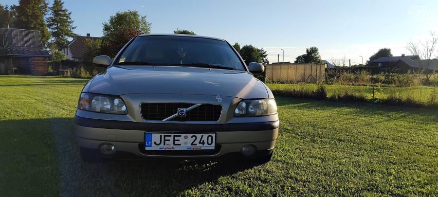 Volvo S60 2002 in Elektrenai, with an engine capacity of 2.40 L and mileage of 456 thousand km for 900 €, photo 6 on AUTOMOTO.COM.LV