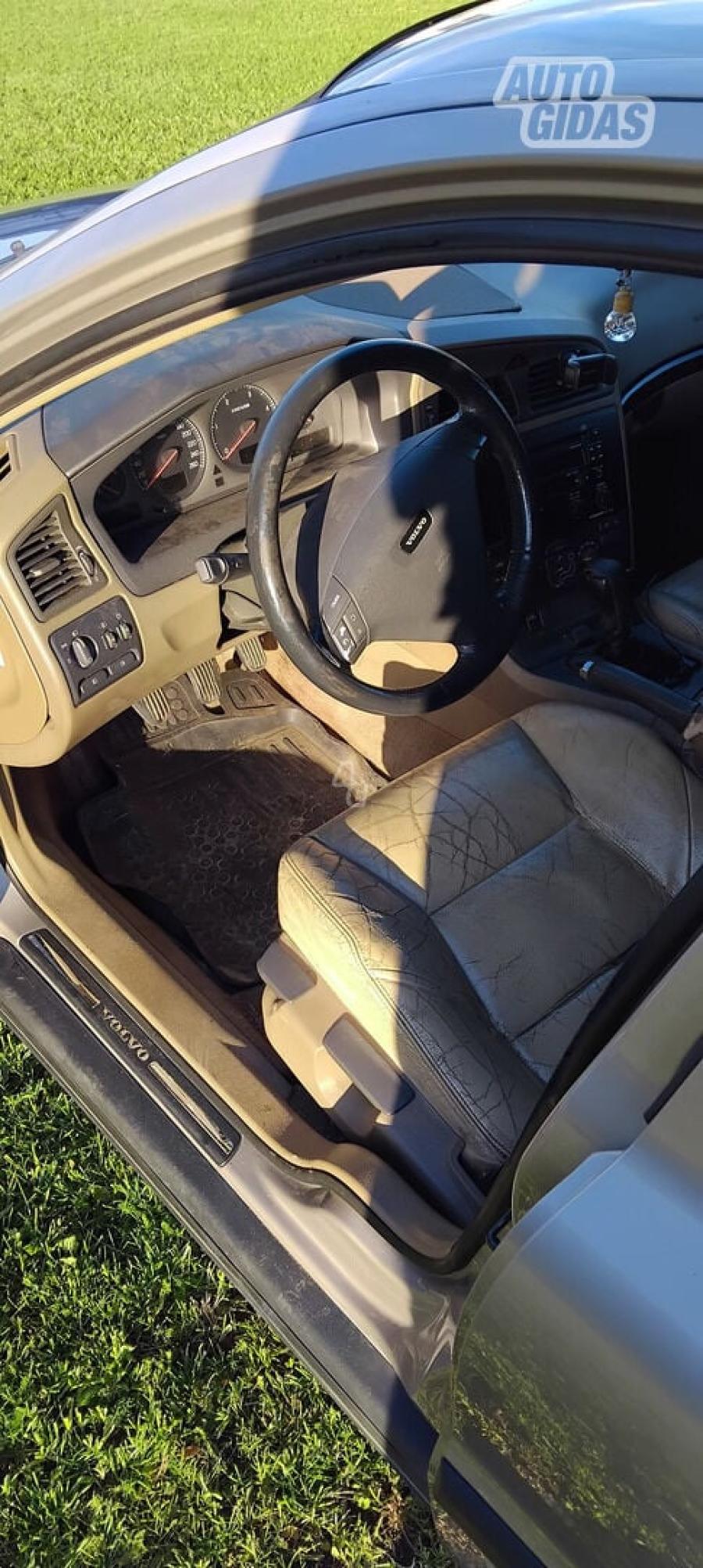 Volvo S60 2002 in Elektrenai, with an engine capacity of 2.40 L and mileage of 456 thousand km for 900 €, photo 7 on AUTOMOTO.COM.LV