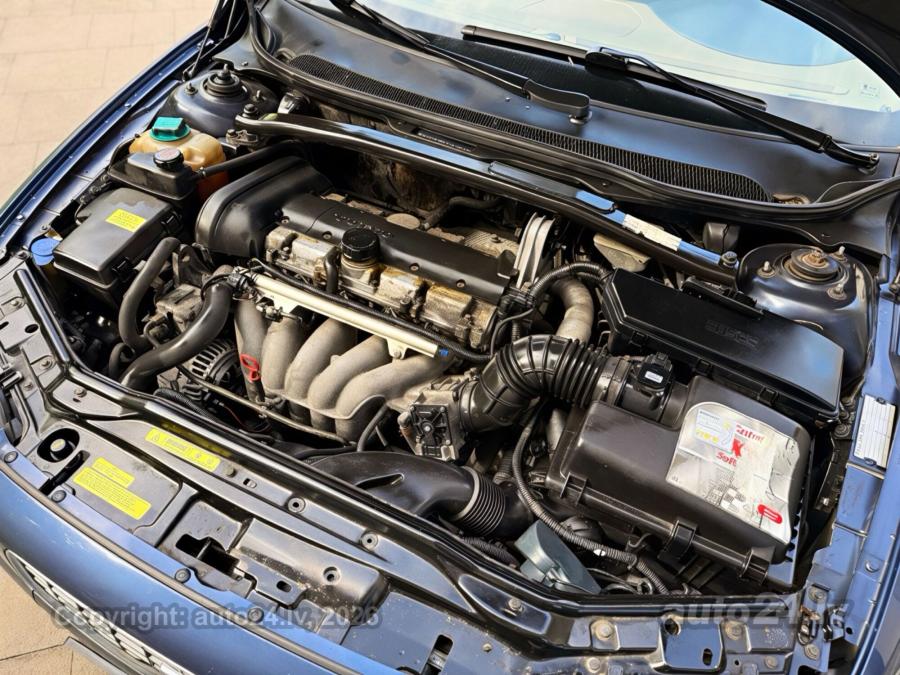 Volvo S60 2002 Tallina, ar dzinēja tilpumu 2.40 L un nobraukumu 333 tūkst. km par 1299 €, foto 8 vietnē AUTOMOTO.COM.LV