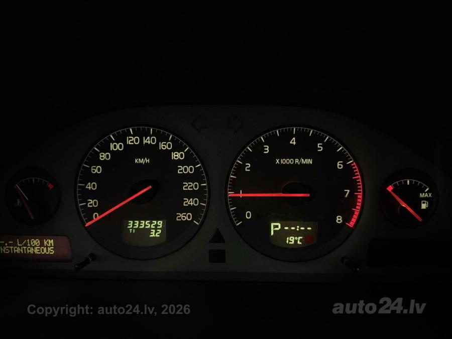 Volvo S60 2002 Tallina, ar dzinēja tilpumu 2.40 L un nobraukumu 333 tūkst. km par 1299 €, foto 18 vietnē AUTOMOTO.COM.LV