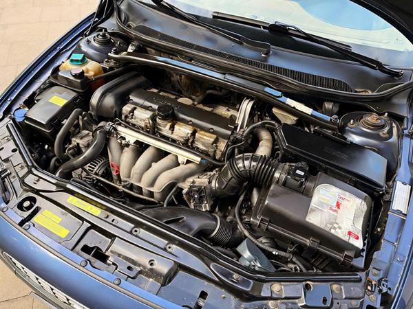 Volvo S60 2002 Tallina, ar dzinēja tilpumu 2.40 L un nobraukumu 333 tūkst. km par 1299 €, foto 6 vietnē AUTOMOTO.COM.LV