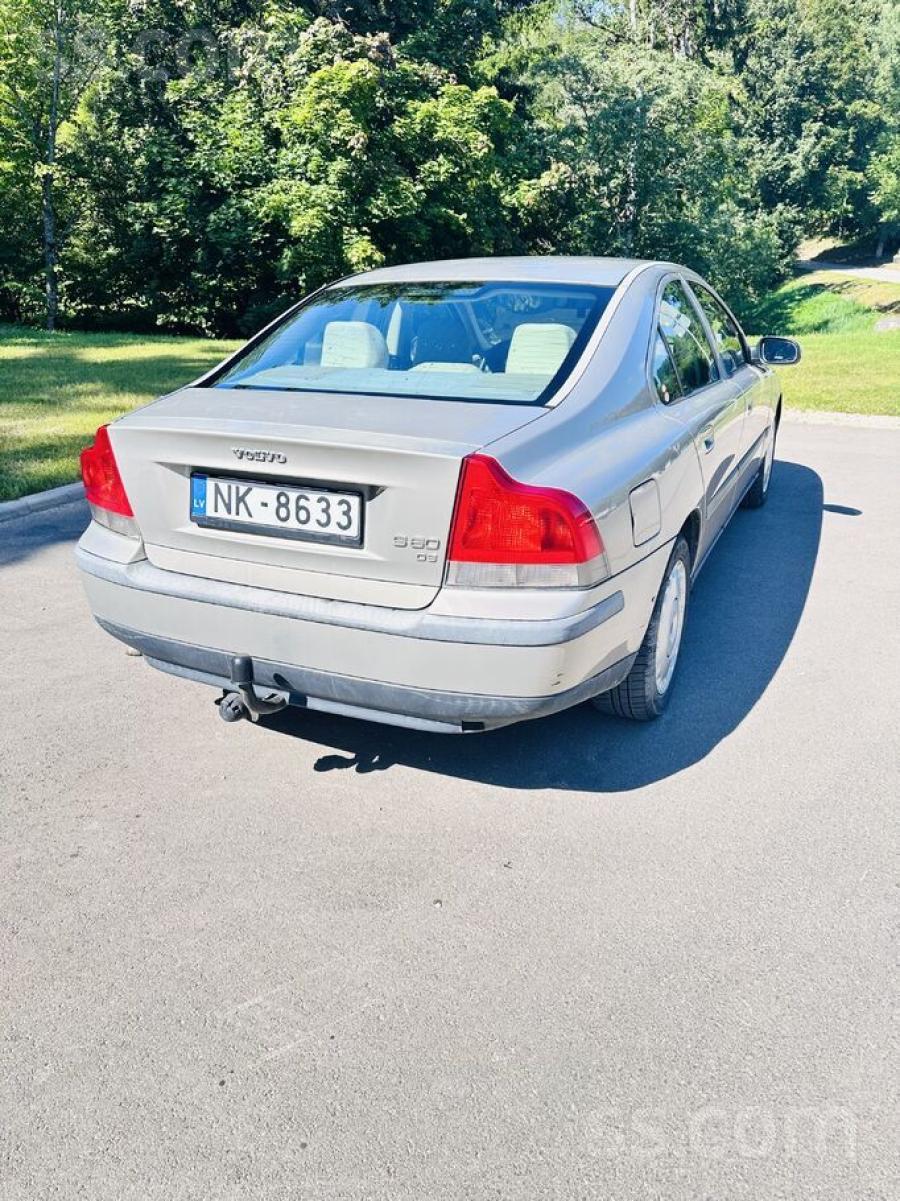 Volvo S60 2002 in Madona, with an engine capacity of 2.40 L and mileage of 328 thousand km for 1800 €, photo 5 on AUTOMOTO.COM.LV