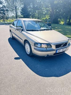 Volvo S60 2002 in Madona, with an engine capacity of 2.40 L and mileage of 328 thousand km for 1800 €, photo 7 on AUTOMOTO.COM.LV