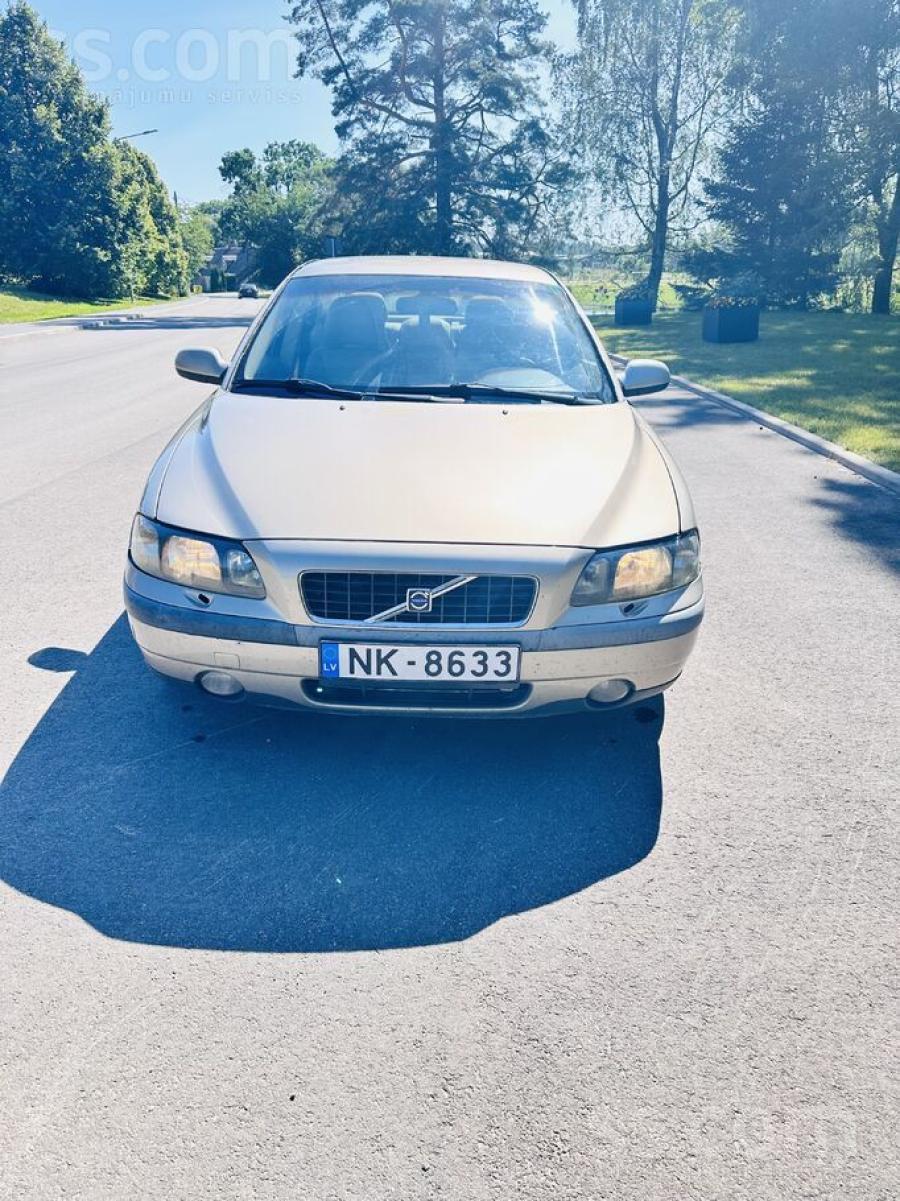 Volvo S60 2002 in Madona, with an engine capacity of 2.40 L and mileage of 328 thousand km for 1800 €, photo 8 on AUTOMOTO.COM.LV