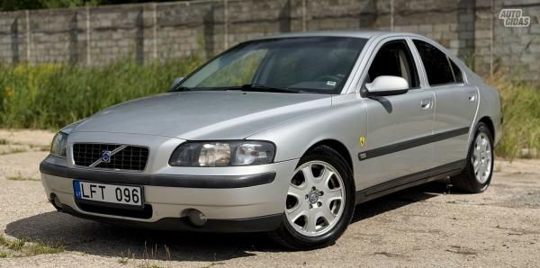 Volvo S60 2002 Kauņa, ar dzinēja tilpumu 2.40 L un nobraukumu 440 tūkst. km par 1000 €, foto 1 vietnē AUTOMOTO.COM.LV
