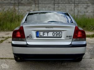 Volvo S60 2002 in Kaunas, with an engine capacity of 2.40 L and mileage of 440 thousand km for 1000 €, photo 8 on AUTOMOTO.COM.LV