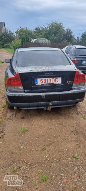 Volvo S60 2002 Klaipėda, ar dzinēja tilpumu 2.40 L un nobraukumu 327 tūkst. km par 500 €, foto 3 vietnē AUTOMOTO.COM.LV