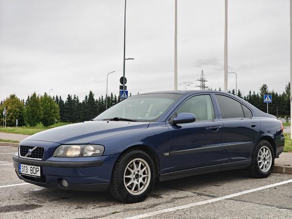 Volvo S60 2002 in Otepaa, with an engine capacity of 2.40 L and mileage of 329 thousand km for 2600 €, photo 1 on AUTOMOTO.COM.LV