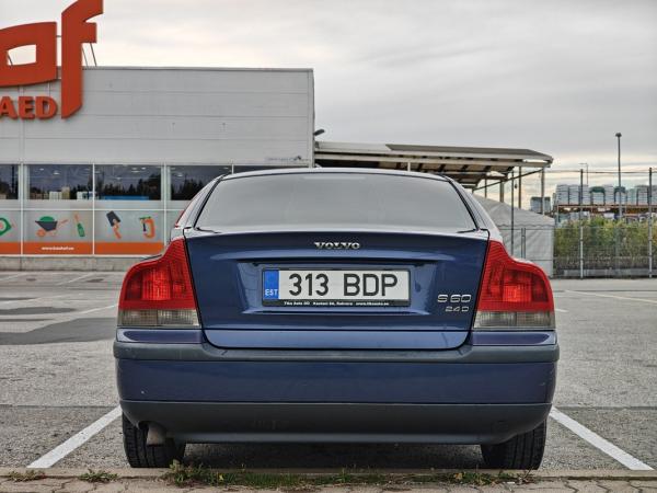 Volvo S60 2002 in Otepaa, with an engine capacity of 2.40 L and mileage of 329 thousand km for 2600 €, photo 9 on AUTOMOTO.COM.LV