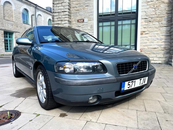 Volvo S60 2002 in Tallinn on AUTOMOTO.COM.LV Volvo S60 2002 in Tallinn, with an engine capacity of 2.40 L and mileage of 294 thousand km for 1499 €, photo 3 on AUTOMOTO.COM.LV