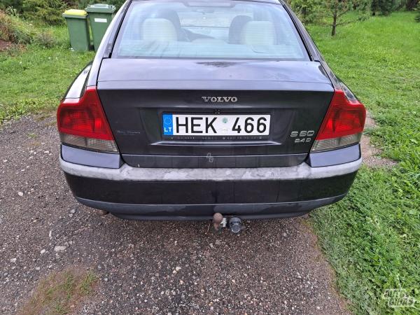Volvo S60 2002 Viļņa, ar dzinēja tilpumu 2.40 L un nobraukumu 370 tūkst. km par 650 €, foto 3 vietnē AUTOMOTO.COM.LV