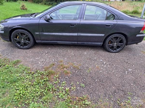 Volvo S60 2002 Viļņa, ar dzinēja tilpumu 2.40 L un nobraukumu 370 tūkst. km par 650 €, foto 8 vietnē AUTOMOTO.COM.LV