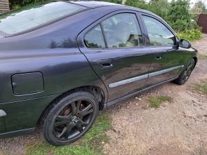 Volvo S60 2002 in Vilnius, with an engine capacity of 2.40 L and mileage of 370 thousand km for 650 €, photo 9 on AUTOMOTO.COM.LV