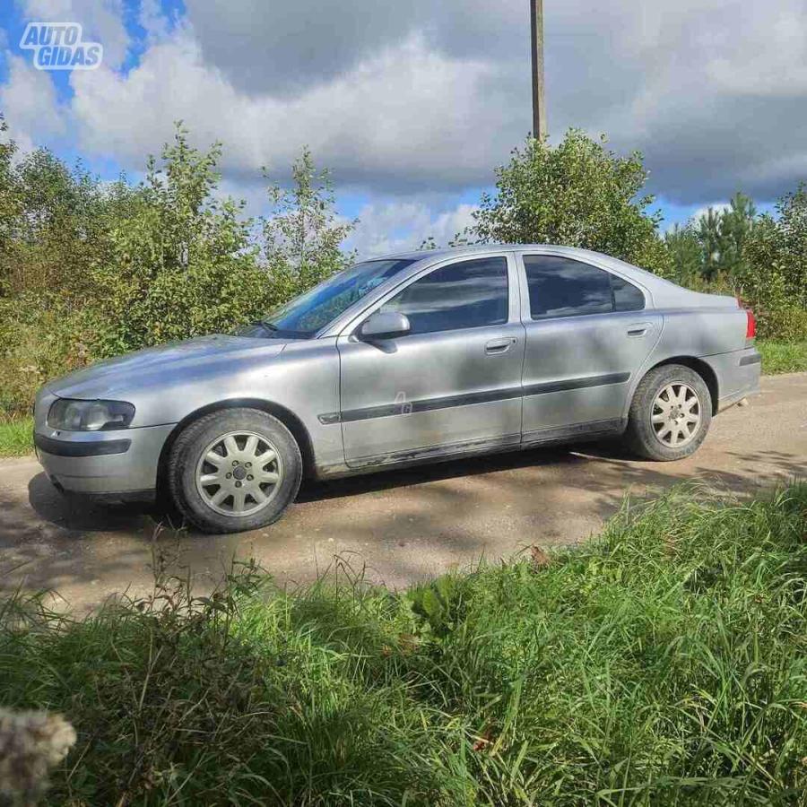 Volvo S60 2002 Gargždai, ar dzinēja tilpumu 2.40 L un nobraukumu 384 tūkst. km par 800 €, foto 6 vietnē AUTOMOTO.COM.LV