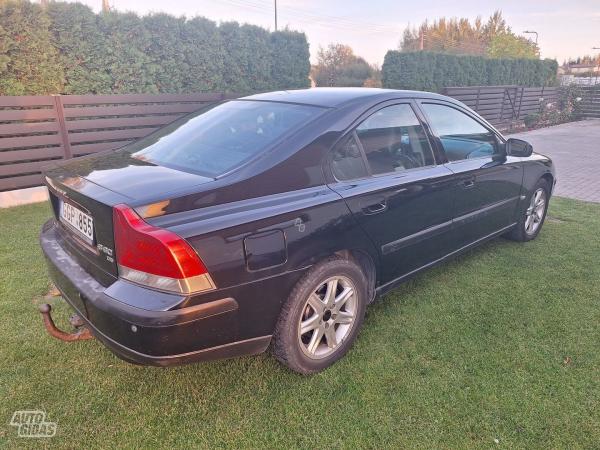 Volvo S60 2002 Viļņa, ar dzinēja tilpumu 2.40 L un nobraukumu 446 tūkst. km par 1200 €, foto 1 vietnē AUTOMOTO.COM.LV