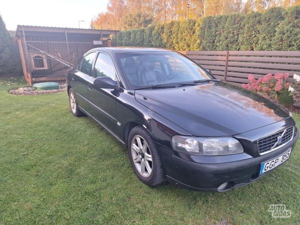 Volvo S60 2002 Viļņa, ar dzinēja tilpumu 2.40 L un nobraukumu 446 tūkst. km par 1200 €, foto 3 vietnē AUTOMOTO.COM.LV