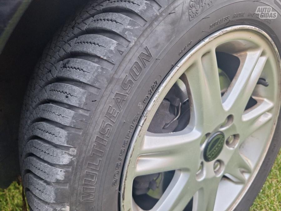 Volvo S60 2002 Viļņa, ar dzinēja tilpumu 2.40 L un nobraukumu 446 tūkst. km par 1200 €, foto 4 vietnē AUTOMOTO.COM.LV