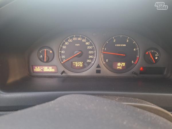 Volvo S60 2002 Viļņa, ar dzinēja tilpumu 2.40 L un nobraukumu 446 tūkst. km par 1200 €, foto 5 vietnē AUTOMOTO.COM.LV