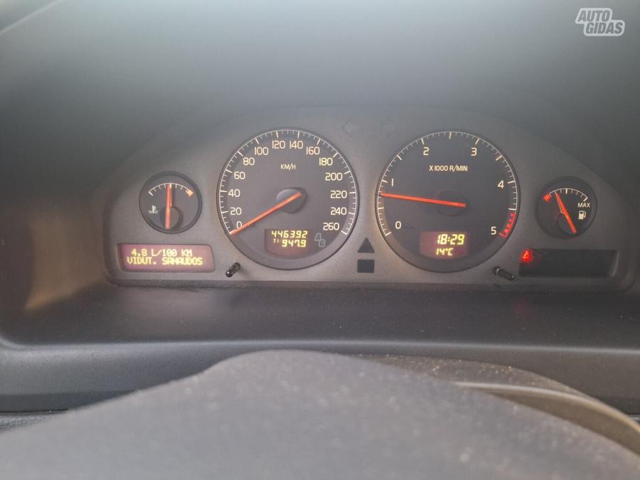 Volvo S60 2002 Viļņa, ar dzinēja tilpumu 2.40 L un nobraukumu 446 tūkst. km par 1200 €, foto 5 vietnē AUTOMOTO.COM.LV
