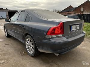 Volvo S60 2002 Ariogala, ar dzinēja tilpumu 2.50 L un nobraukumu 280 tūkst. km par 830 €, foto 5 vietnē AUTOMOTO.COM.LV